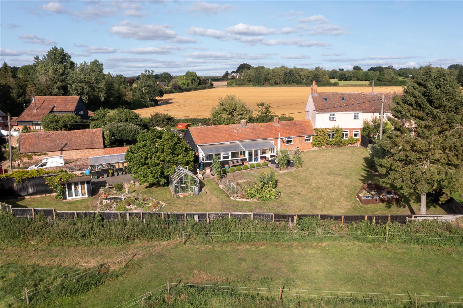 Walnut Tree Cottage, Lower Raydon - Benedict Stickels - Chapman Stickels