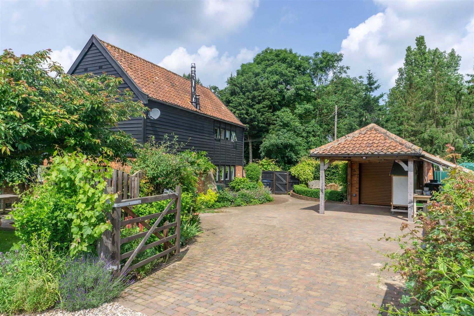 Priory Barn, Lower Raydon - Benedict Stickels - Chapman Stickels